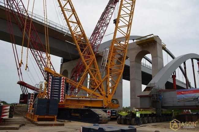 Terex-Demag CC3800-650T crawler crane